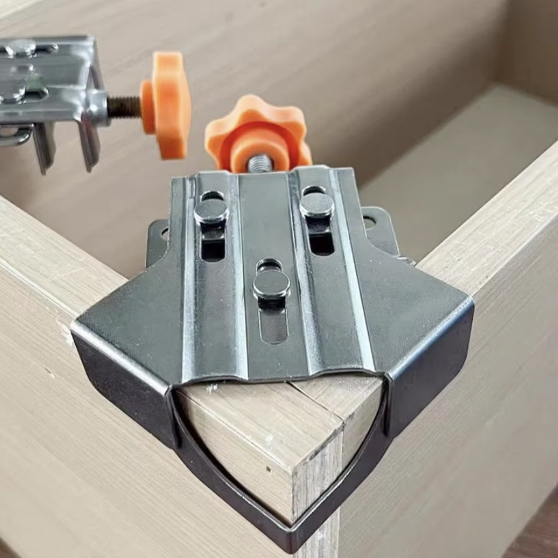 What Are the Common Applications of Stainless Steel Right Angle Clamps?